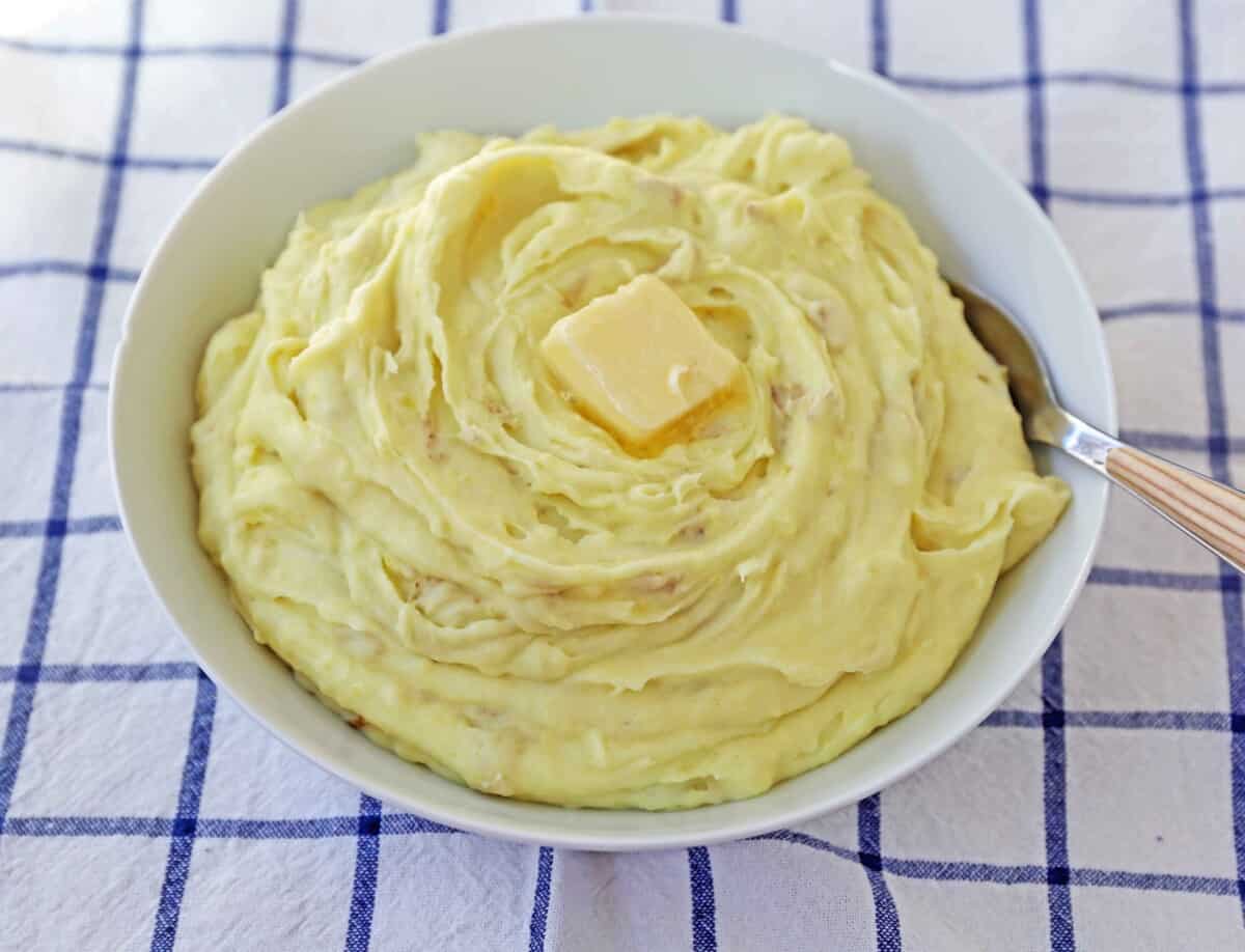 Perfect Creamy Mashed Potatoes – Modern Honey