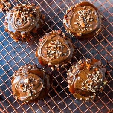 Chocolate Caramel Pecan Turtle Cookies – Modern Honey