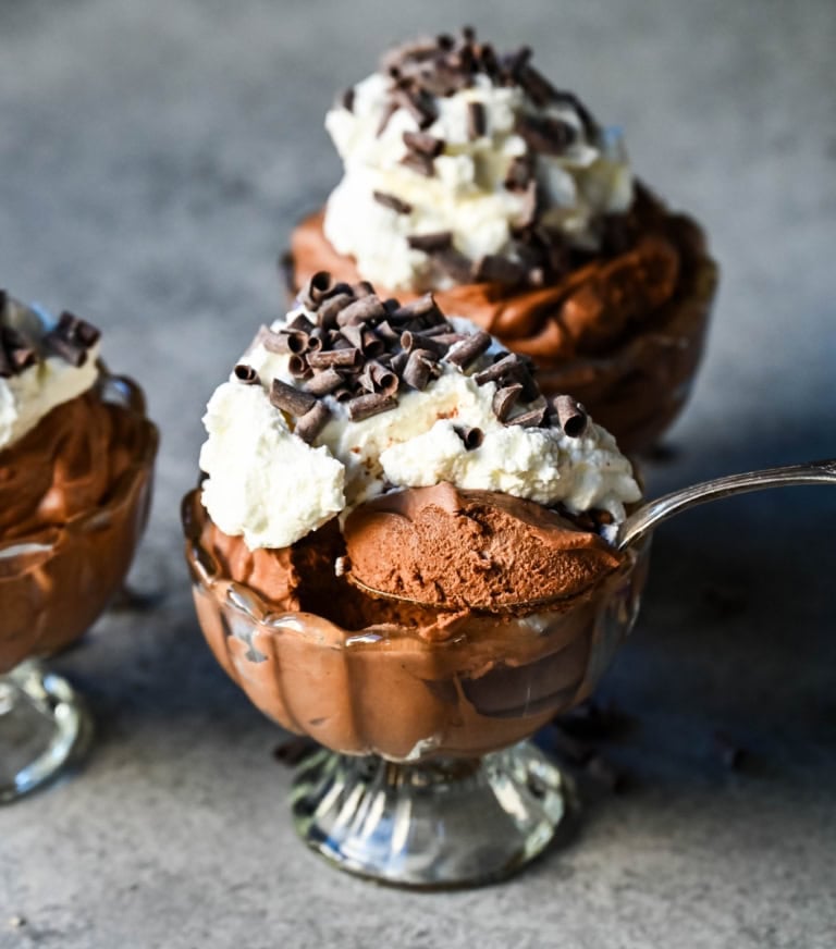 Easy Chocolate Mousse – Modern Honey